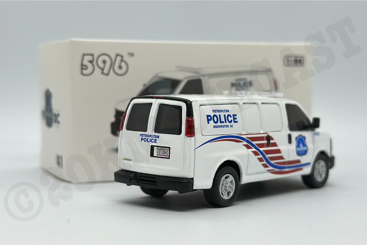 596 Model 1/64 Chevrolet Express - Metropolitan Police Department of t ...